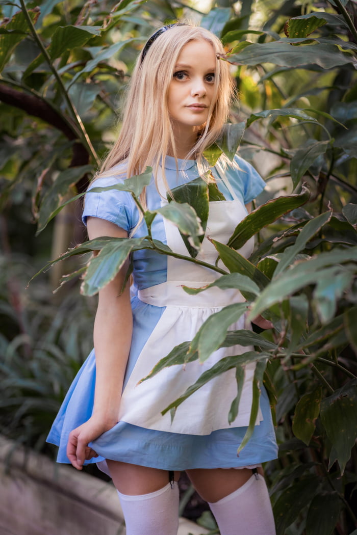 Alice in wonderland cosplay - 9GAG