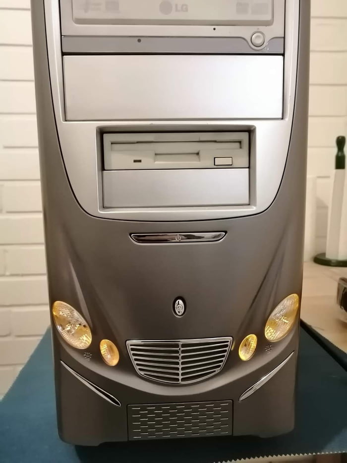 Mercedes E-class PC Case - 9GAG