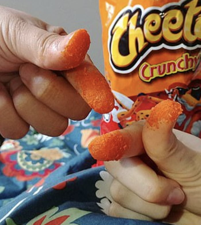 Cheadle, A Small Canadian Town, Is Now Home To Giant Cheeto Statue - 9GAG