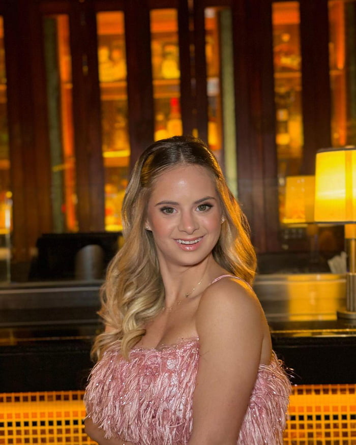 Sofía Jirau, Victoria's Secret's first model with Down syndrome. - 9GAG