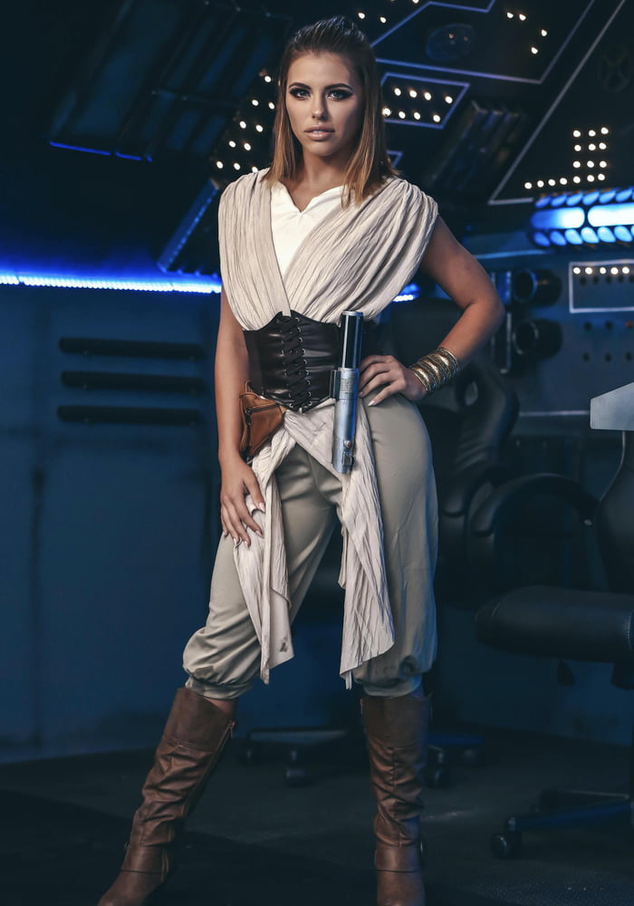 Rey by Adriana Chechik - 9GAG