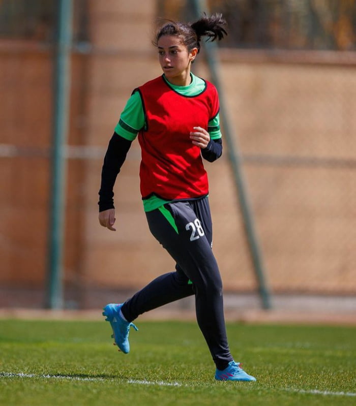 Arabian Female Footballer, Farah Jefry - 9GAG