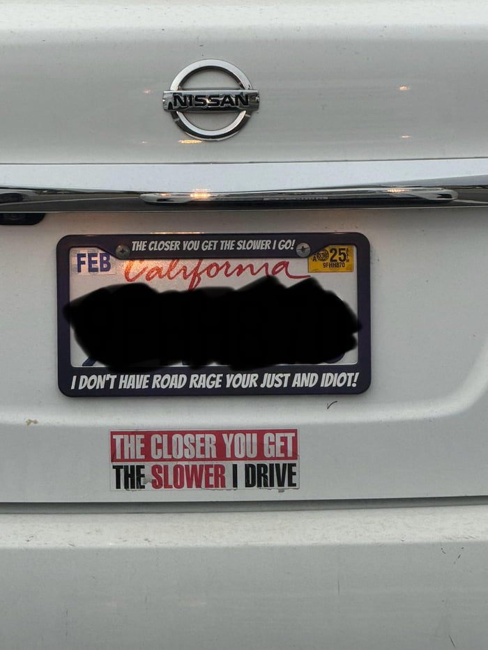 Proofreading could’ve gone a long way with this license plate frame - 9GAG