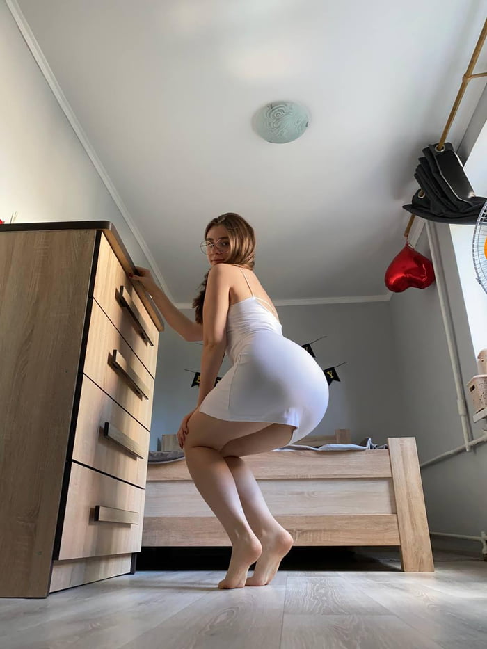 Do you like big ass in dress? - 9GAG