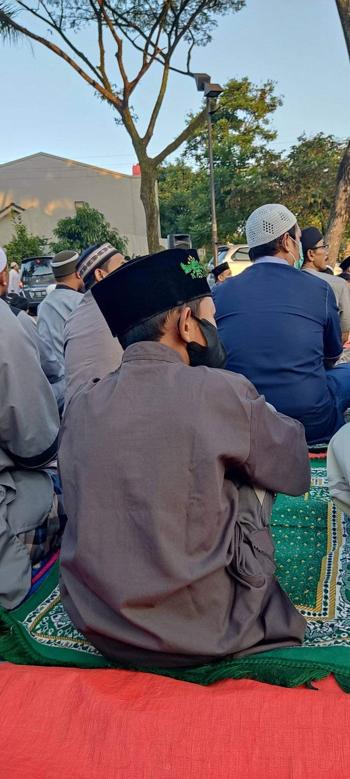 Tidak setia kawan - 9GAG