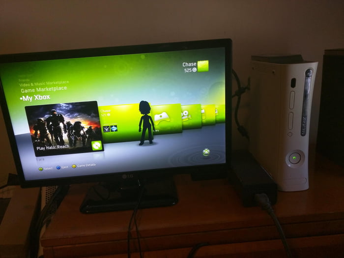 Xenon Xbox 360 still on NXE. - 9GAG