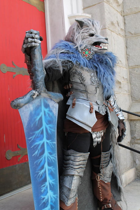 2B cosplay based on Sakimi Chan cosplay by UyUy - 9GAG