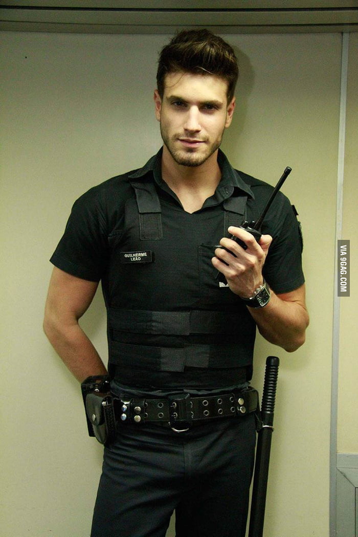 In response to "Just a random police officer in Spain", meet Guilherme ...
