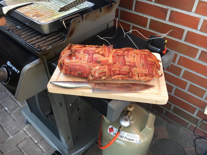 BBQ Bacon-Bomb greetings from germany - 9GAG