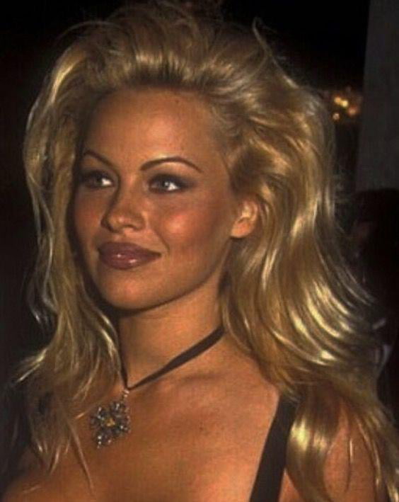 Prime Pamela Anderson - 9GAG