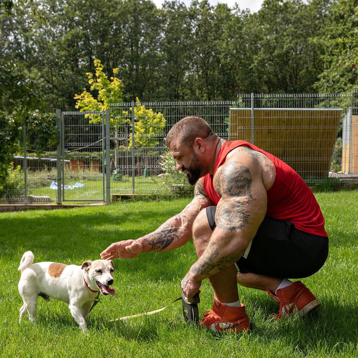 Macho Bodybuilder Shows His Love For Animals - 9GAG