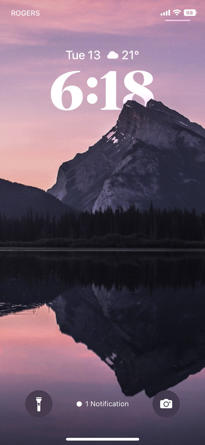 Loving the new lock screen changes - 9GAG