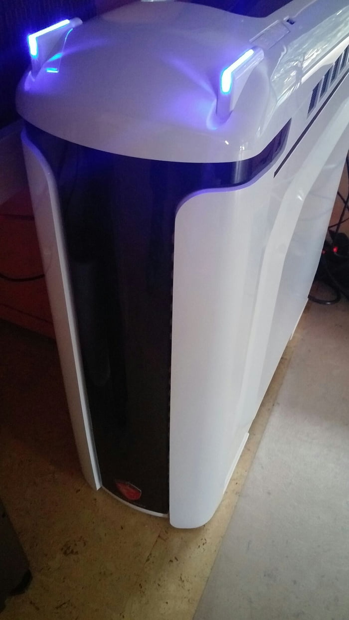 My PC-Case looks like a stormtrooper - 9GAG