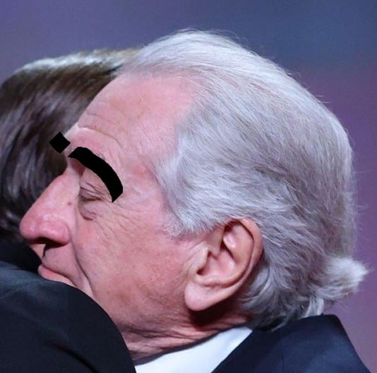 If you draw thick eyebrows on Robert De Niro he becomes Martin Scorsese ...