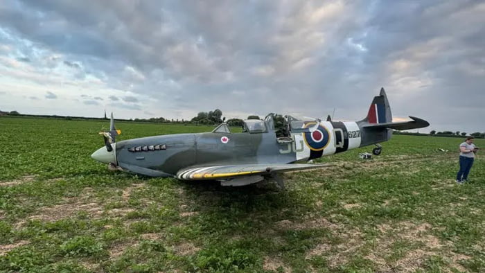 WW2 plane lost in WW2 mysteriously appears in field in England 80 years ...