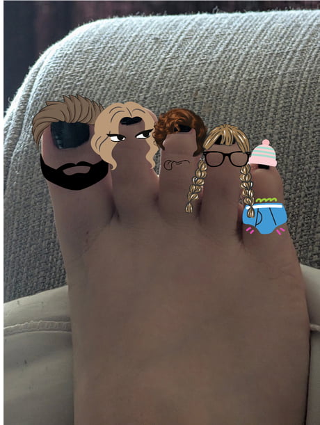 Best Funny toes Memes - 9GAG