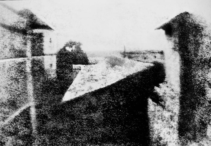 First photograph ever taken (1826) - 9GAG