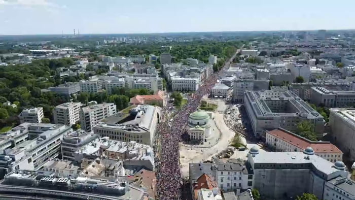 Over 500,000 citizens marched through the streets of Warsaw today in ...