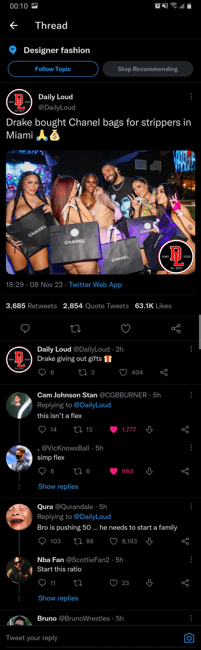 Drake bought Chanel bags for strippers in Miami 🙏💰 - 9GAG