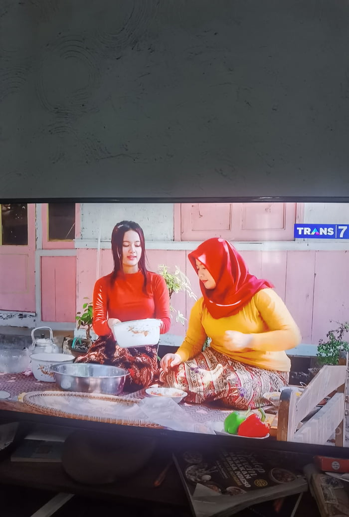 Dulu pulang sekolah nonton laptop si Unyil. Sekarang pulang kerja ...