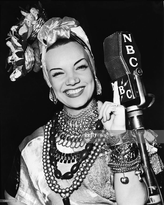 Famous Portuguese-Born Singer Carmen Miranda, 1939 - 9GAG