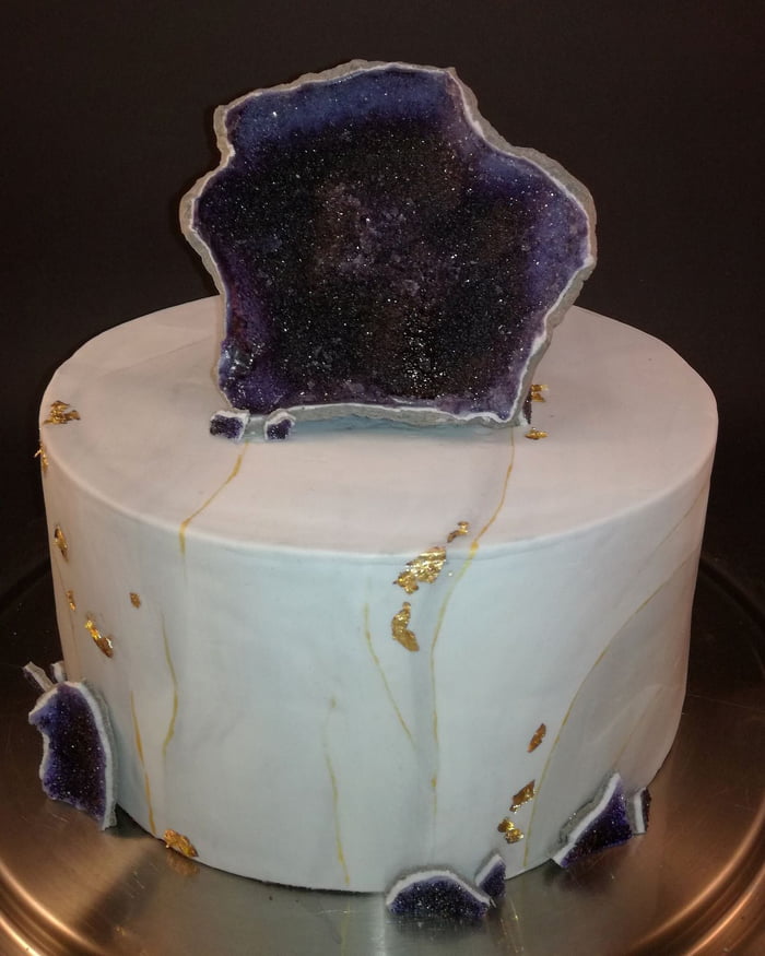 Marble geode cake I made. Everything's edible - 9GAG