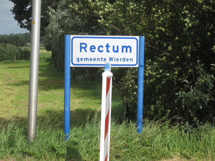 Funny Dutch hamlet name. And yes it means the same in dutch as in ...