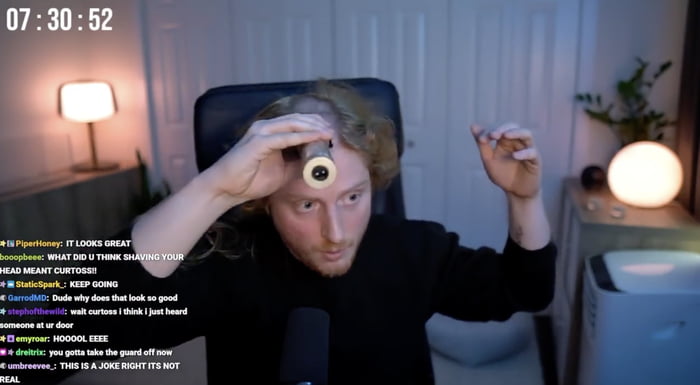 Streamer Notices Dent In His Head Due To Prolonged Headphone Use - 9GAG