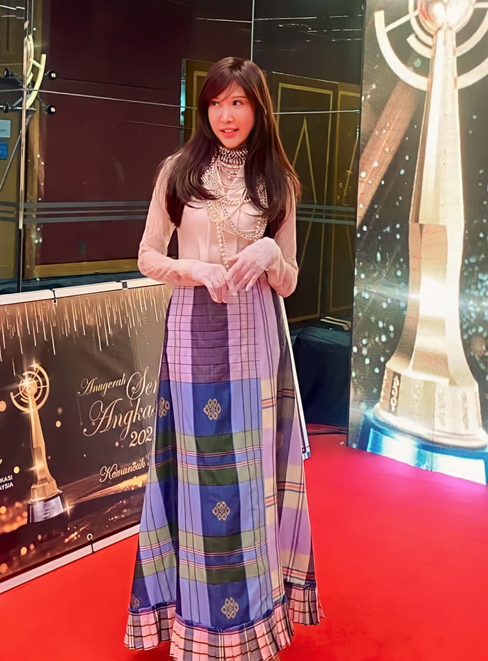 Boring layan jiran sebelah.. Lama tak layan my queen Nasha Aziz ...