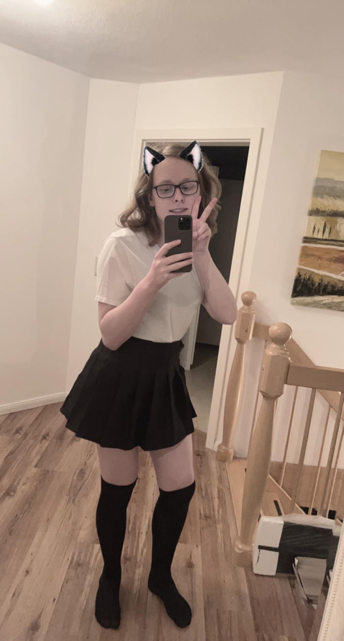 Neko femboy nya~ - 9GAG