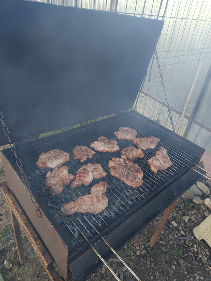 Greetings from Romania ... with the barbeque...and stuff - 9GAG