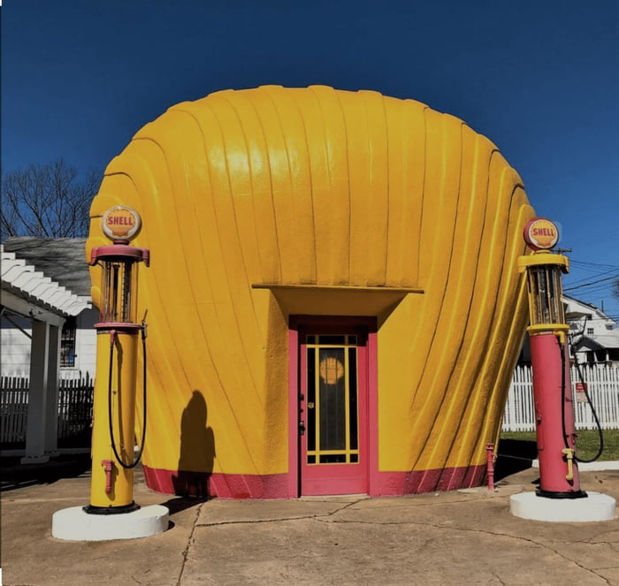 The only shell-shaped Shell service station! Built in 1930 in Winston ...