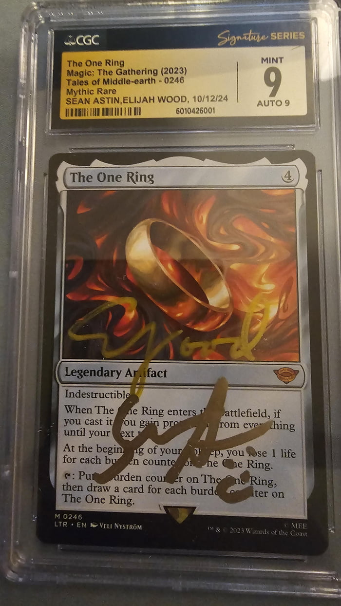 The one ring card signed by Elijah Wood and Sean Astin - 9GAG