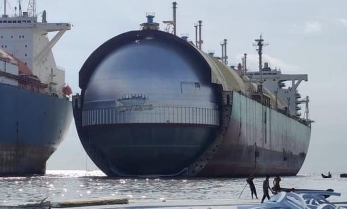 This is how dome tanks used to look from inside LNG carrier ships ...