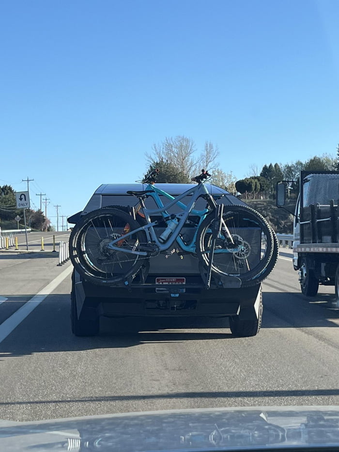 Cyber truck bike rack blocks the license plate and brake lights - 9GAG