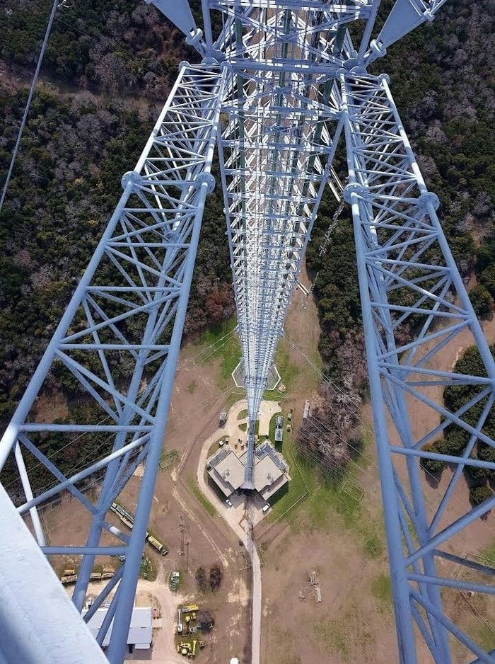 Working on a 1500 ft Tower. - 9GAG