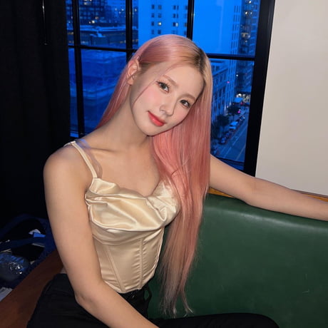 Yes, she does spark joy (Yua Sakuya) - 9GAG