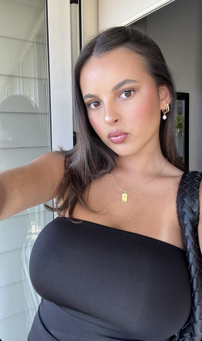 Busty in black - 9GAG