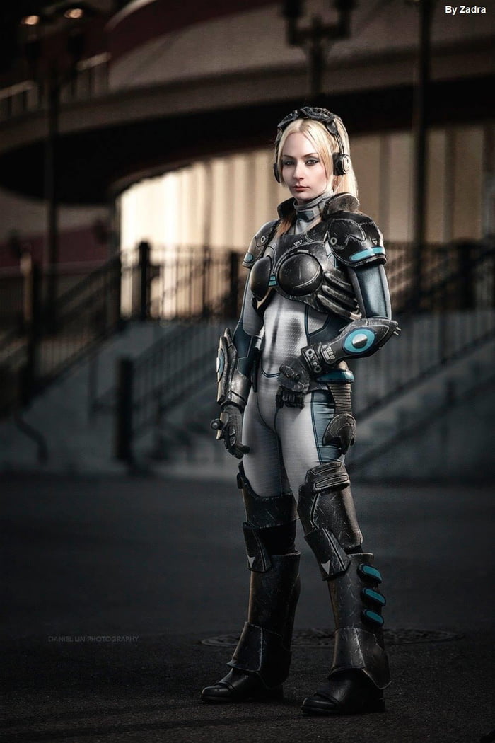 StarCraft 2 ghost Nova Terra cosplay by Zadra - 9GAG
