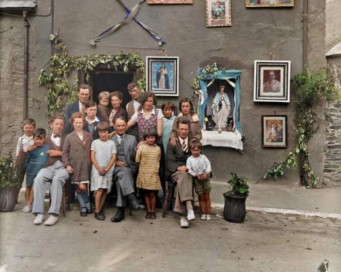 In 1970s Ireland the average family had 14 siblings - 9GAG