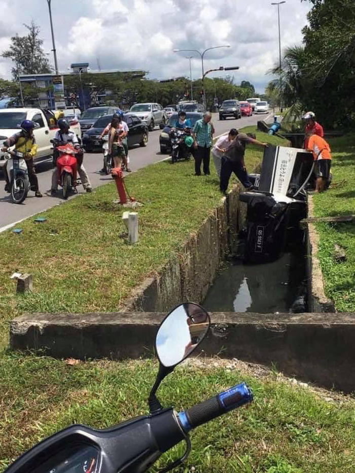 Initial D(rain) - 9GAG