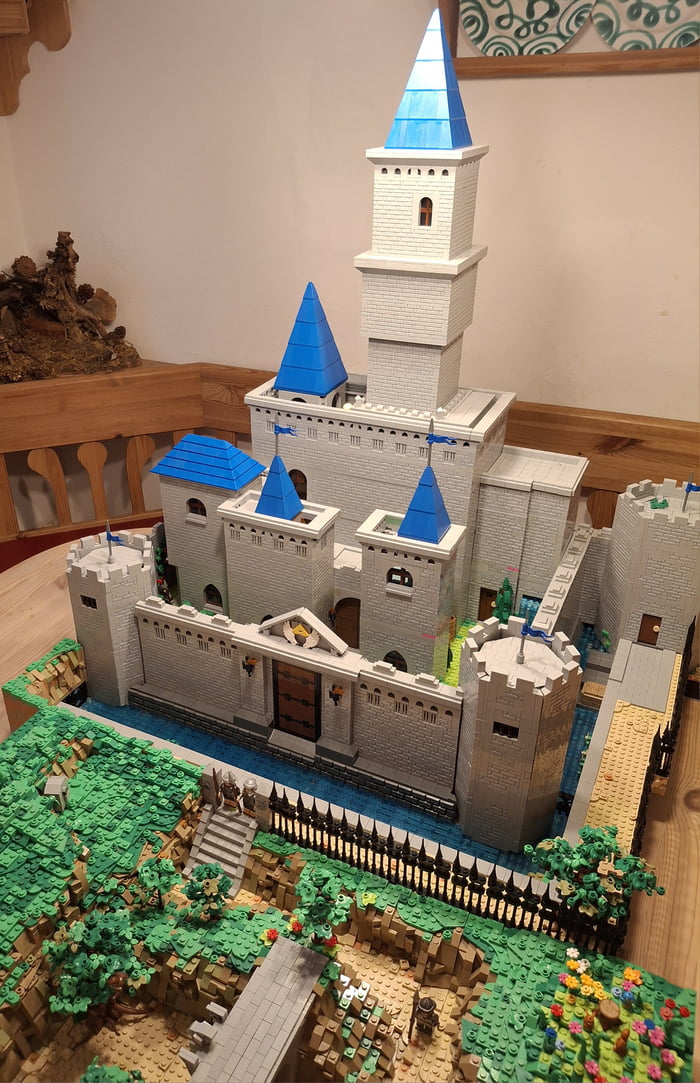 The Legend of Zelda LEGO Hyrule Castle (Link to Video with full Town ...