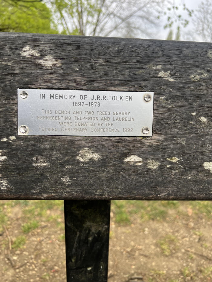 JRR Tolkien Bench - 9GAG