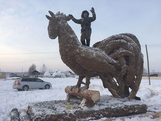 Russian Artist Makes Animal Sculptures Out Of Poop - 9GAG