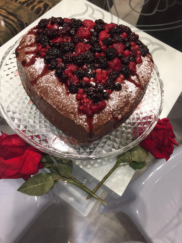Berry cake - 9GAG