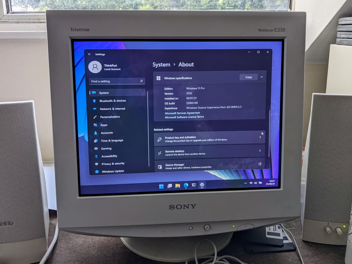 Windows 11 on a CRT.. is this legal? - 9GAG