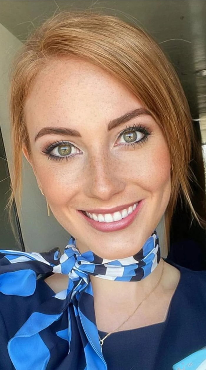 IUTR Wonderful eyes and smile.. - 9GAG