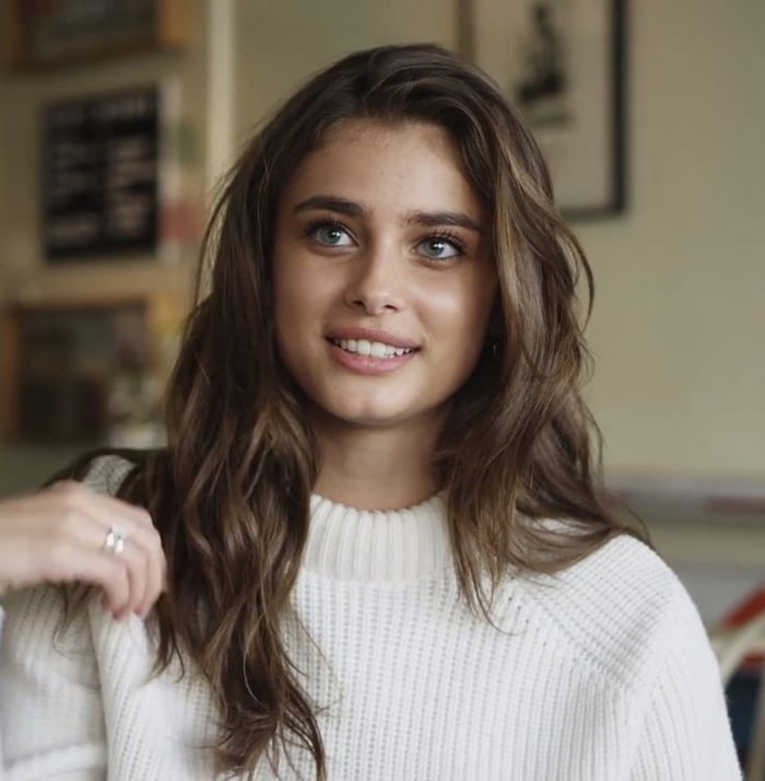 Taylor Hill - 9GAG