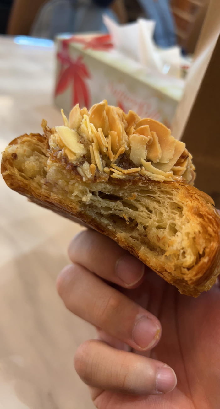 almond-croissant-lune-melbourne-9gag
