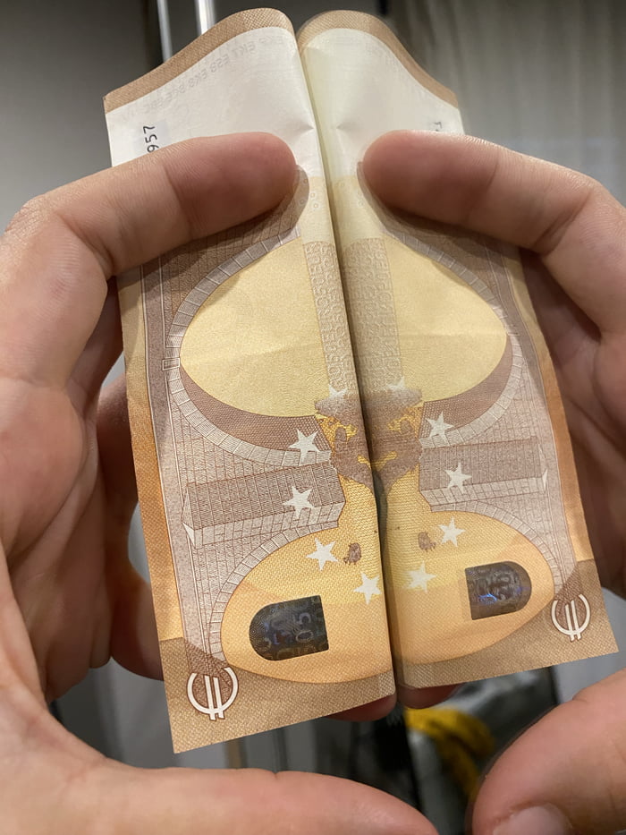 The 50 euro bill in the mirror - 9GAG